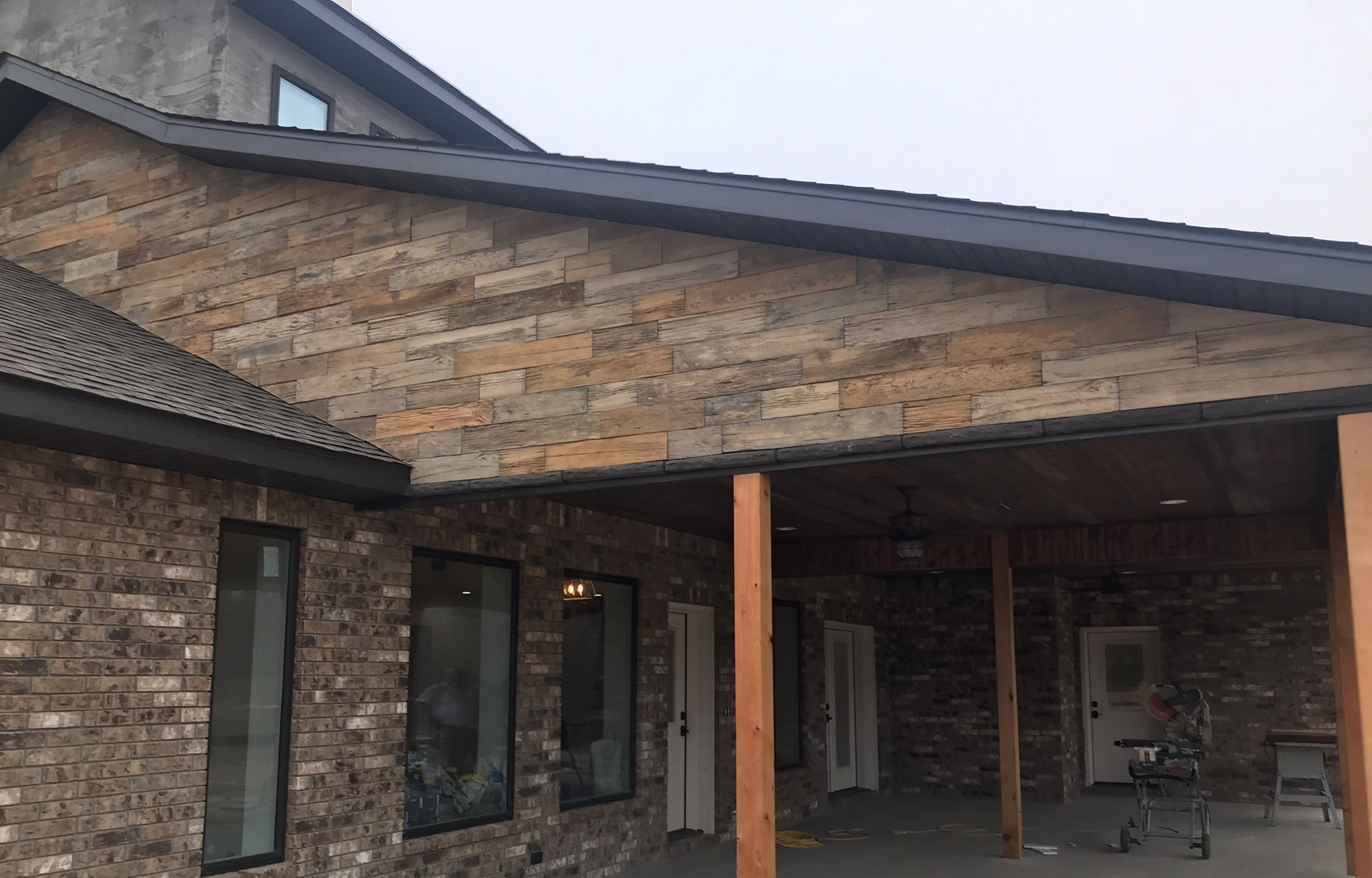 Barnwood Stone: Brown – Southeast Cultured Stone